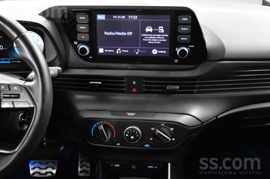 Black Hyundai i20 2022 in Riga, with an engine capacity of 1.00 L and mileage of 46 thousand km for 12590 €, photo 21 on AUTOMOTO.COM.LV