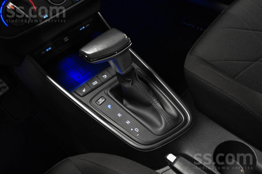 Black Hyundai i20 2022 in Riga, with an engine capacity of 1.00 L and mileage of 46 thousand km for 12590 €, photo 27 on AUTOMOTO.COM.LV
