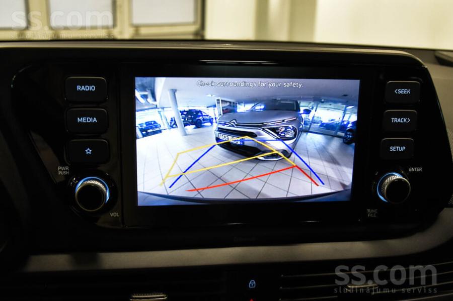 Black Hyundai i20 2022 in Riga, with an engine capacity of 1.00 L and mileage of 46 thousand km for 12590 €, photo 30 on AUTOMOTO.COM.LV