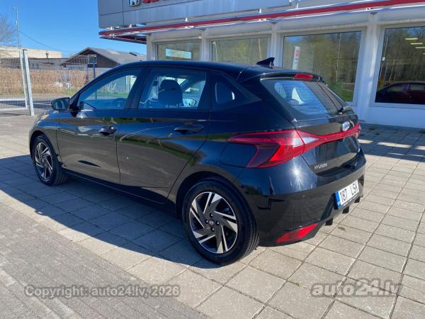 Melns Hyundai i20 2023 Jehvi, ar dzinēja tilpumu 1.00 L un nobraukumu 35 tūkst. km par 16900 €, foto 4 vietnē AUTOMOTO.COM.LV