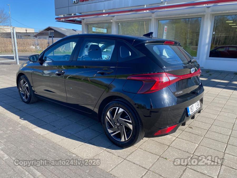Melns Hyundai i20 2023 Jehvi, ar dzinēja tilpumu 1.00 L un nobraukumu 35 tūkst. km par 16900 €, foto 5 vietnē AUTOMOTO.COM.LV