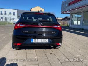 Melns Hyundai i20 2023 Jehvi, ar dzinēja tilpumu 1.00 L un nobraukumu 35 tūkst. km par 16900 €, foto 6 vietnē AUTOMOTO.COM.LV