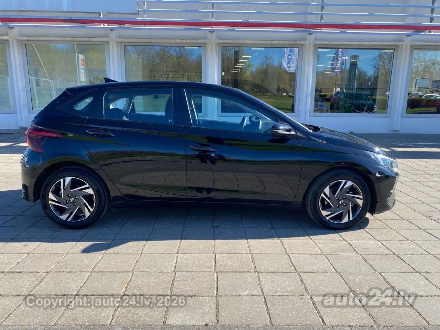 Melns Hyundai i20 2023 Jehvi, ar dzinēja tilpumu 1.00 L un nobraukumu 35 tūkst. km par 16900 €, foto 8 vietnē AUTOMOTO.COM.LV
