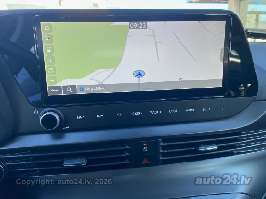Melns Hyundai i20 2023 Jehvi, ar dzinēja tilpumu 1.00 L un nobraukumu 35 tūkst. km par 16900 €, foto 16 vietnē AUTOMOTO.COM.LV