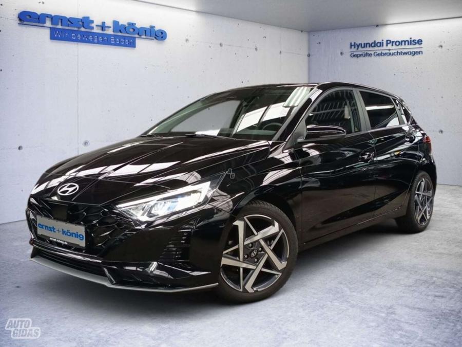 Black Hyundai i20 2025 in Kaunas, with an engine capacity of 1.00 L and mileage of 14 thousand km for 23420 €, photo 1 on AUTOMOTO.COM.LV