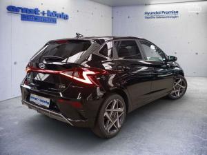 Black Hyundai i20 2025 in Kaunas, with an engine capacity of 1.00 L and mileage of 14 thousand km for 23420 €, photo 2 on AUTOMOTO.COM.LV