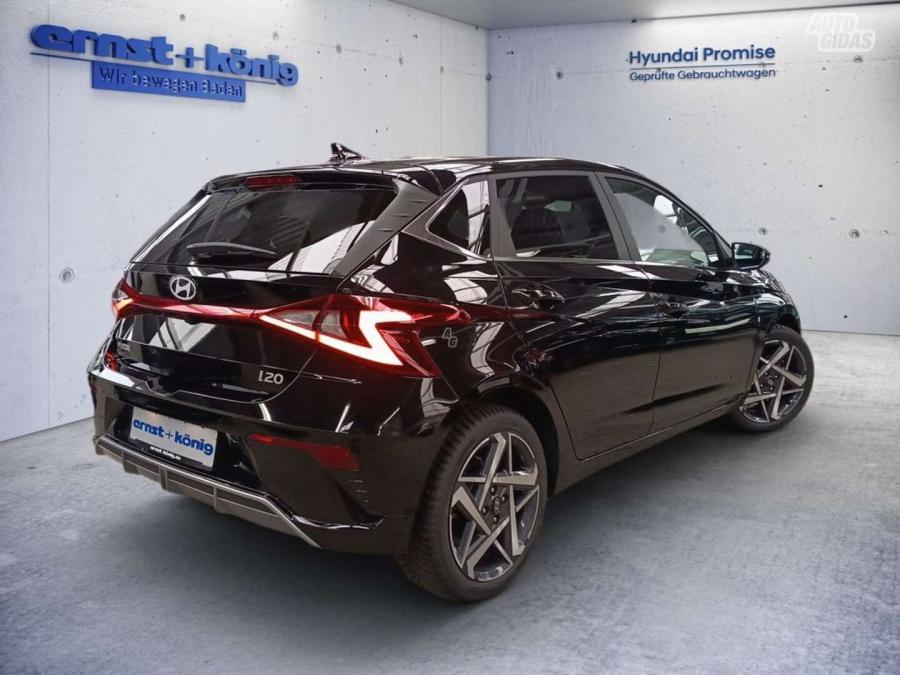 Black Hyundai i20 2025 in Kaunas, with an engine capacity of 1.00 L and mileage of 14 thousand km for 23420 €, photo 2 on AUTOMOTO.COM.LV