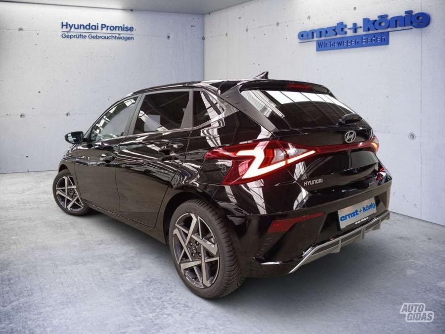 Black Hyundai i20 2025 in Kaunas, with an engine capacity of 1.00 L and mileage of 14 thousand km for 23420 €, photo 4 on AUTOMOTO.COM.LV