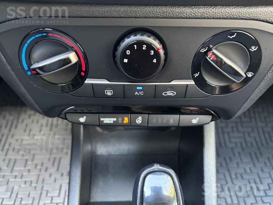 Zils Hyundai i20 2019 Rīga, ar dzinēja tilpumu 1.00 L un nobraukumu 87 tūkst. km par 10291 €, foto 18 vietnē AUTOMOTO.COM.LV
