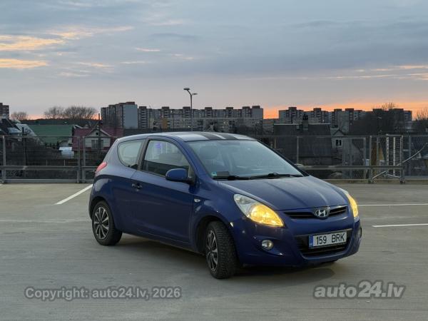 Zils Hyundai i20 2009 Tallina, ar dzinēja tilpumu 1.40 L un nobraukumu 193 tūkst. km par 1500 €, foto 1 vietnē AUTOMOTO.COM.LV