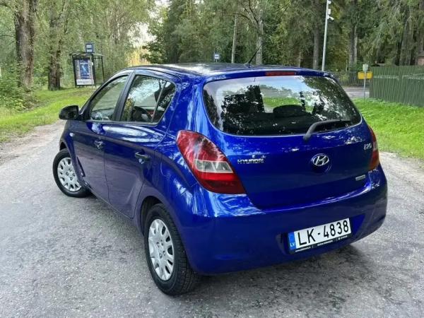 Blue Hyundai i20 2009 in Jelgava, with an engine capacity of 1.40 L and mileage of 231 thousand km for 3300 €, photo 6 on AUTOMOTO.COM.LV