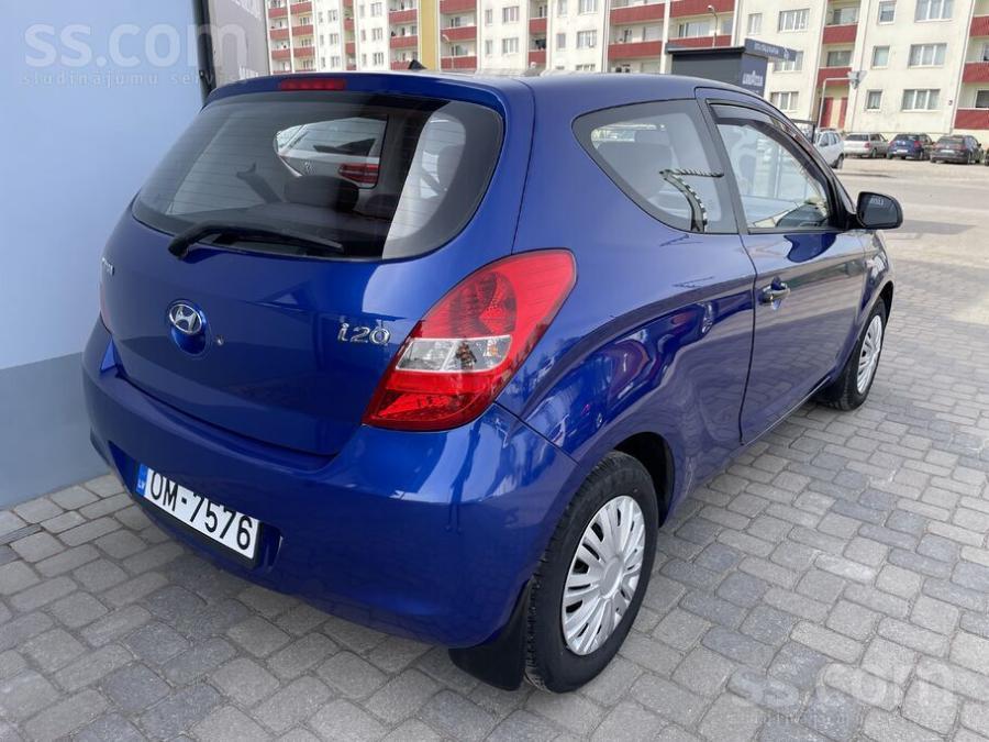 Blue Hyundai i20 2010 in Talsi, with an engine capacity of 1.20 L and mileage of 194 thousand km for 2450 €, photo 4 on AUTOMOTO.COM.LV