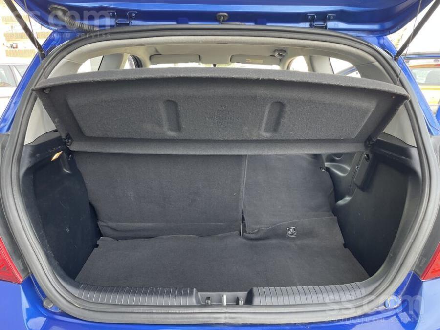 Blue Hyundai i20 2010 in Talsi, with an engine capacity of 1.20 L and mileage of 194 thousand km for 2450 €, photo 6 on AUTOMOTO.COM.LV