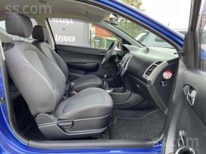 Blue Hyundai i20 2010 in Talsi, with an engine capacity of 1.20 L and mileage of 194 thousand km for 2450 €, photo 10 on AUTOMOTO.COM.LV