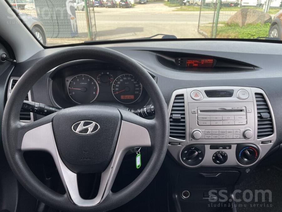 Blue Hyundai i20 2010 in Talsi, with an engine capacity of 1.20 L and mileage of 194 thousand km for 2450 €, photo 14 on AUTOMOTO.COM.LV