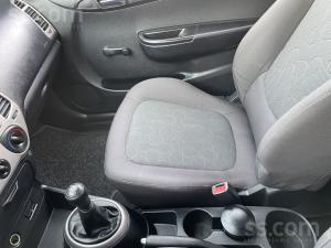 Blue Hyundai i20 2010 in Talsi, with an engine capacity of 1.20 L and mileage of 194 thousand km for 2450 €, photo 16 on AUTOMOTO.COM.LV
