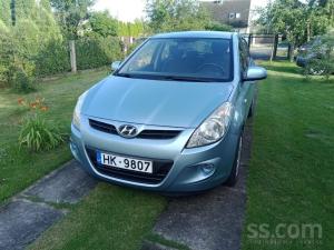 Zils Hyundai i20 2010 Daugavpils, ar dzinēja tilpumu 1.40 L un nobraukumu 113 tūkst. km par 2100 €, foto  vietnē AUTOMOTO.COM.LV