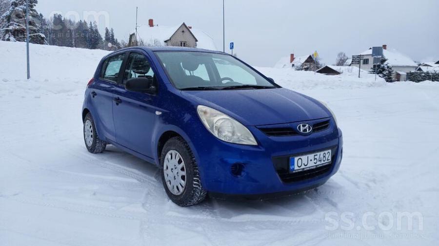 Blue Hyundai i20 2011 in Aluksne, with an engine capacity of 1.20 L and mileage of 0 thousand km for 2750 €, photo 2 on AUTOMOTO.COM.LV