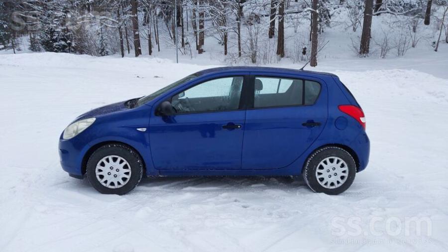 Blue Hyundai i20 2011 in Aluksne, with an engine capacity of 1.20 L and mileage of 0 thousand km for 2750 €, photo 9 on AUTOMOTO.COM.LV