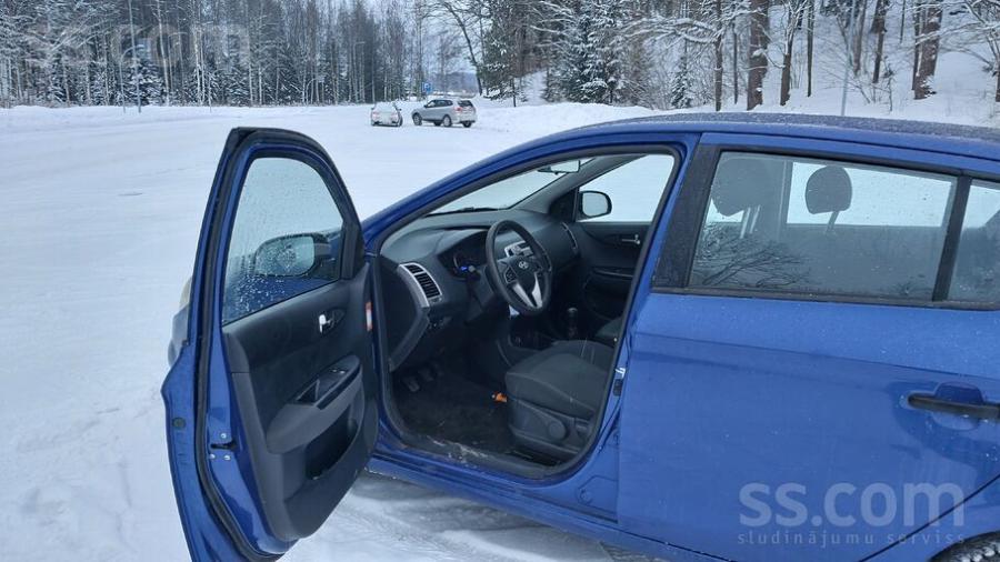 Blue Hyundai i20 2011 in Aluksne, with an engine capacity of 1.20 L and mileage of 0 thousand km for 2750 €, photo 11 on AUTOMOTO.COM.LV