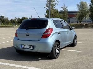 Blue Hyundai i20 2011 in Siauliai, with an engine capacity of 1.25 L and mileage of 161 thousand km for 1850 €, photo 6 on AUTOMOTO.COM.LV