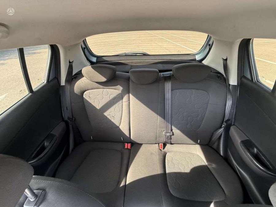 Blue Hyundai i20 2011 in Siauliai, with an engine capacity of 1.25 L and mileage of 161 thousand km for 1850 €, photo 10 on AUTOMOTO.COM.LV