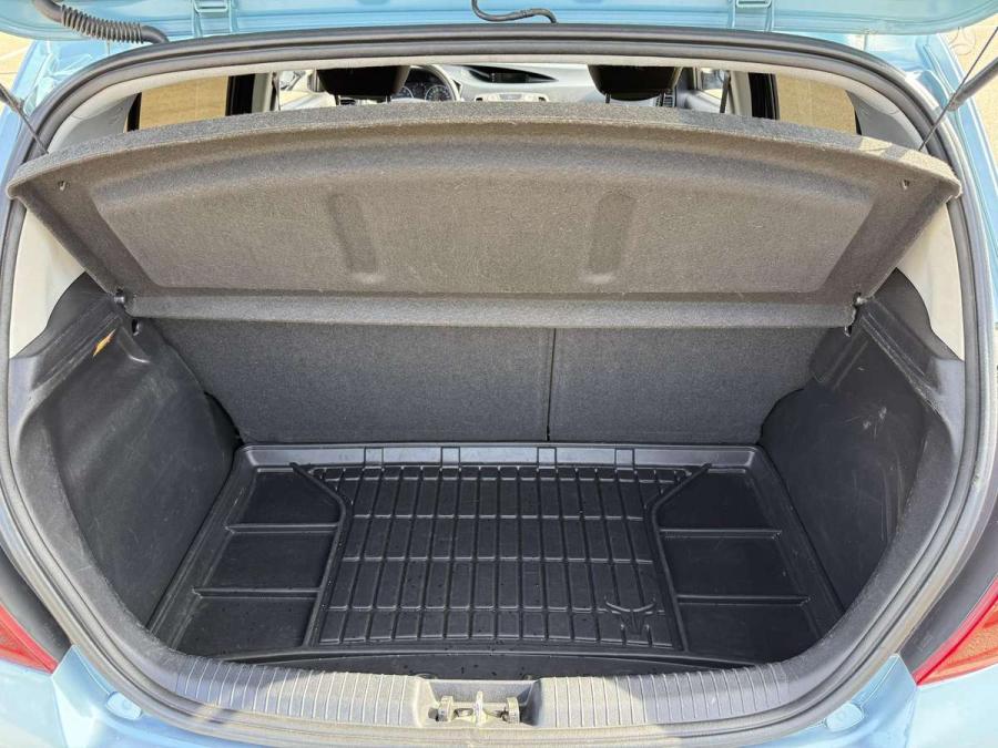 Blue Hyundai i20 2011 in Siauliai, with an engine capacity of 1.25 L and mileage of 161 thousand km for 1850 €, photo 13 on AUTOMOTO.COM.LV
