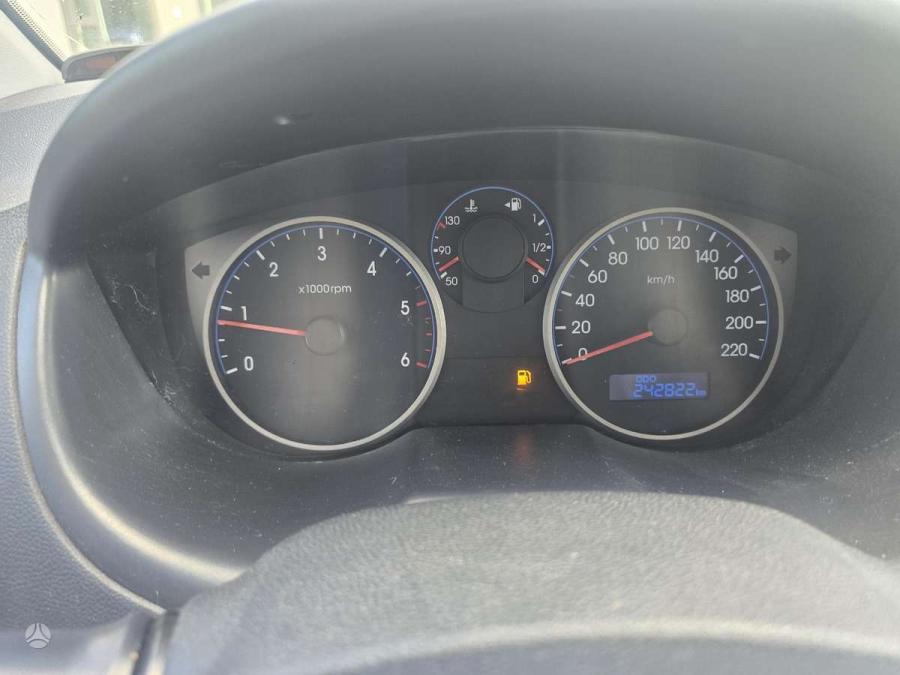 Zils Hyundai i20 2011 Viļņa, ar dzinēja tilpumu 1.40 L un nobraukumu 242 tūkst. km par 1100 €, foto 14 vietnē AUTOMOTO.COM.LV