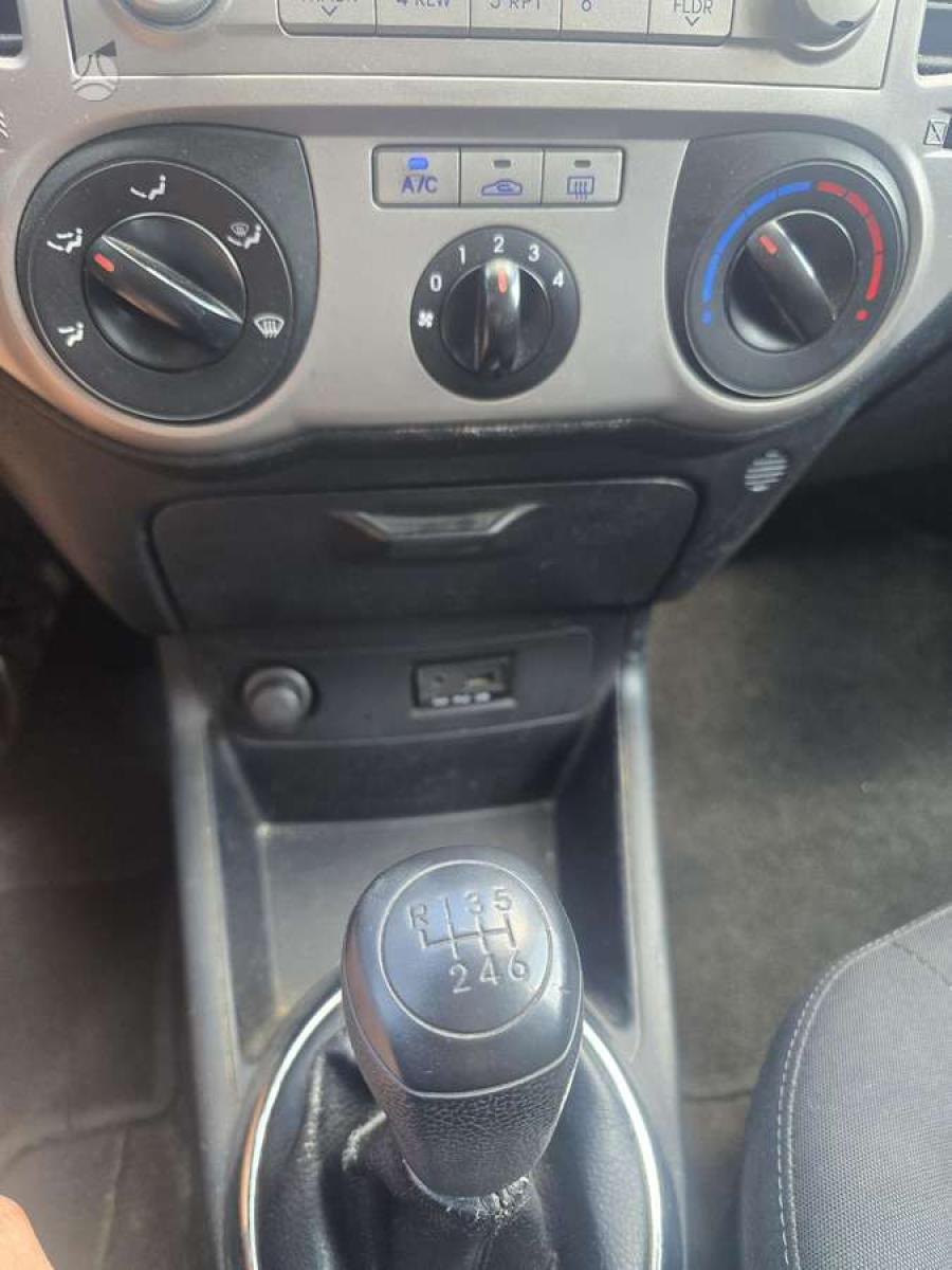 Zils Hyundai i20 2011 Viļņa, ar dzinēja tilpumu 1.40 L un nobraukumu 242 tūkst. km par 1100 €, foto 16 vietnē AUTOMOTO.COM.LV