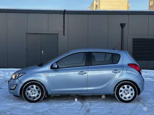 Blue Hyundai i20 2012 in Kaunas, with an engine capacity of 1.25 L and mileage of 229 thousand km for 2050 €, photo 3 on AUTOMOTO.COM.LV