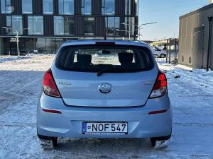 Blue Hyundai i20 2012 in Kaunas, with an engine capacity of 1.25 L and mileage of 229 thousand km for 2050 €, photo 5 on AUTOMOTO.COM.LV