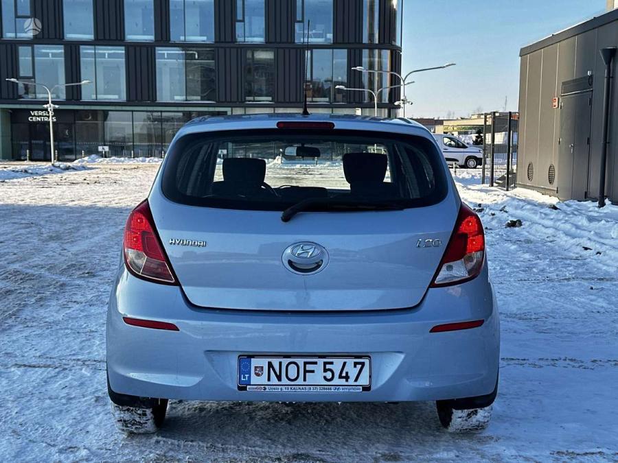 Blue Hyundai i20 2012 in Kaunas, with an engine capacity of 1.25 L and mileage of 229 thousand km for 2050 €, photo 5 on AUTOMOTO.COM.LV