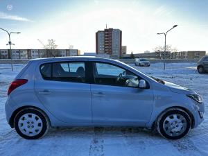 Blue Hyundai i20 2012 in Kaunas, with an engine capacity of 1.25 L and mileage of 229 thousand km for 2050 €, photo 7 on AUTOMOTO.COM.LV
