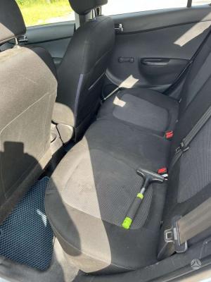 Blue Hyundai i20 2012 in Kaunas, with an engine capacity of 1.25 L and mileage of 278 thousand km for 1999 €, photo 10 on AUTOMOTO.COM.LV