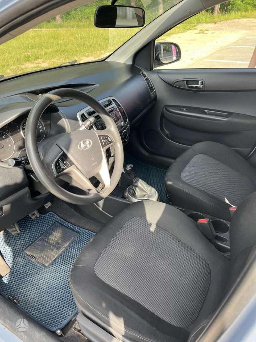 Blue Hyundai i20 2012 in Kaunas, with an engine capacity of 1.25 L and mileage of 278 thousand km for 1999 €, photo 11 on AUTOMOTO.COM.LV