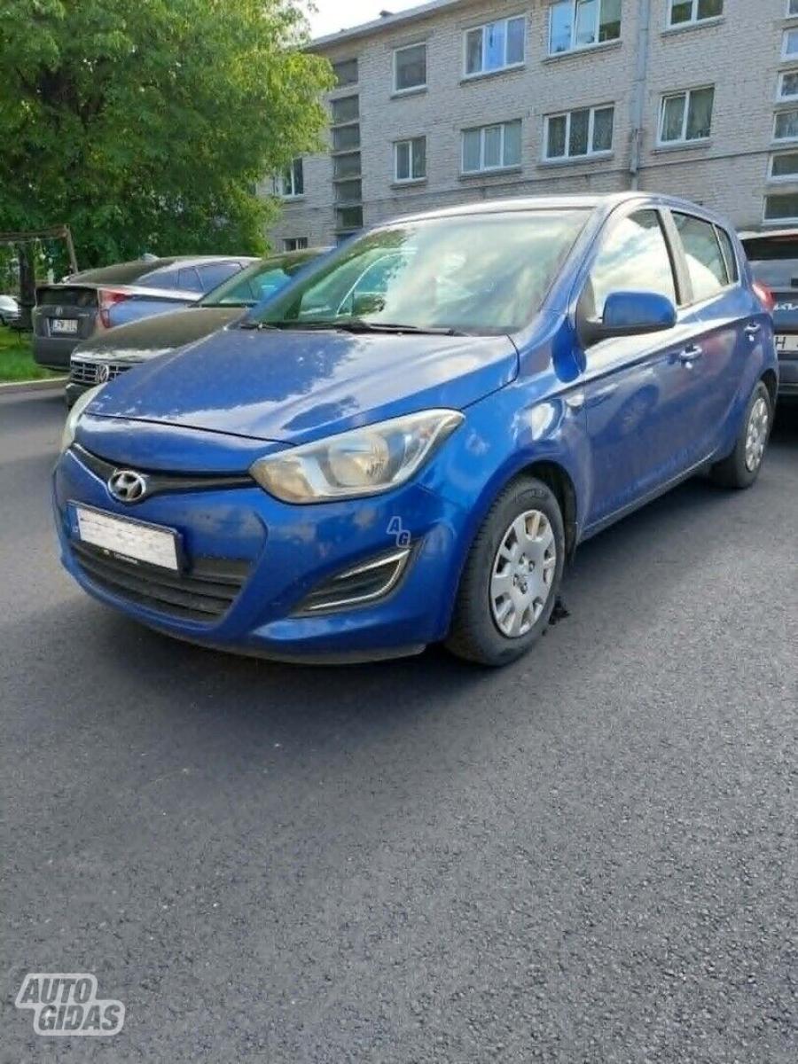Blue Hyundai i20 2013 in Vilnius, with an engine capacity of 1.40 L and mileage of 123 thousand km for 3700 €, photo 1 on AUTOMOTO.COM.LV