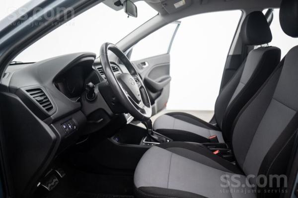 Zils Hyundai i20 2016 Tallina, ar dzinēja tilpumu 1.40 L un nobraukumu 105 tūkst. km par 9998 €, foto 9 vietnē AUTOMOTO.COM.LV
