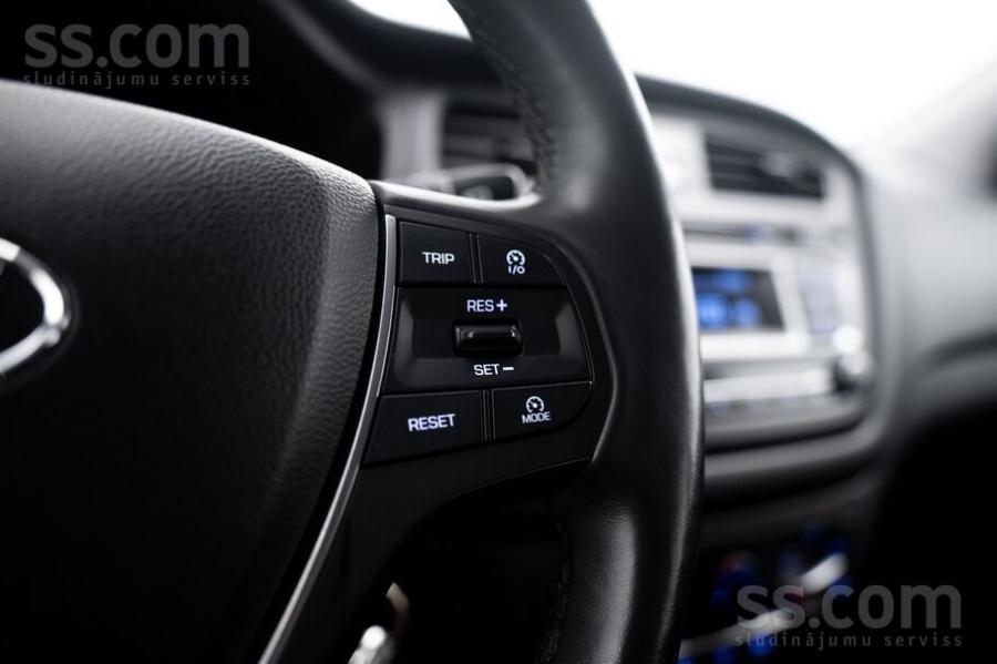 Zils Hyundai i20 2016 Tallina, ar dzinēja tilpumu 1.40 L un nobraukumu 105 tūkst. km par 9998 €, foto 17 vietnē AUTOMOTO.COM.LV