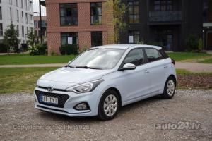 Zils Hyundai i20 2020 Tallina, ar dzinēja tilpumu 1.00 L un nobraukumu 51 tūkst. km par 11850 €, foto  vietnē AUTOMOTO.COM.LV