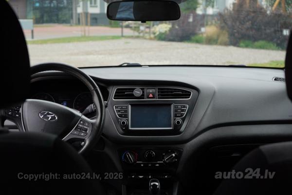 Blue Hyundai i20 2020 in Tallinn, with an engine capacity of 1.00 L and mileage of 51 thousand km for 11850 €, photo 5 on AUTOMOTO.COM.LV