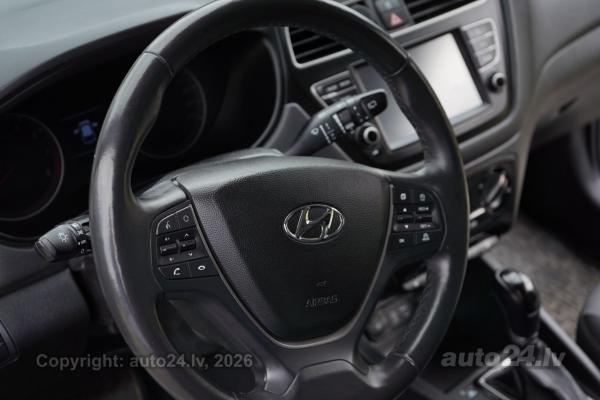 Blue Hyundai i20 2020 in Tallinn, with an engine capacity of 1.00 L and mileage of 51 thousand km for 11850 €, photo 8 on AUTOMOTO.COM.LV