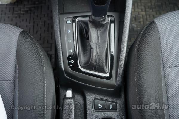 Blue Hyundai i20 2020 in Tallinn, with an engine capacity of 1.00 L and mileage of 51 thousand km for 11850 €, photo 10 on AUTOMOTO.COM.LV