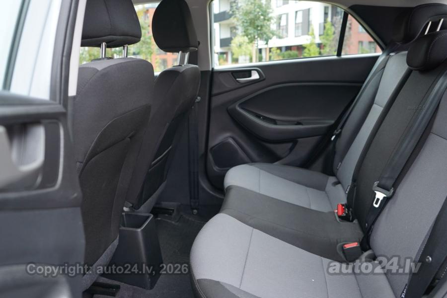 Zils Hyundai i20 2020 Tallina, ar dzinēja tilpumu 1.00 L un nobraukumu 51 tūkst. km par 11850 €, foto 13 vietnē AUTOMOTO.COM.LV
