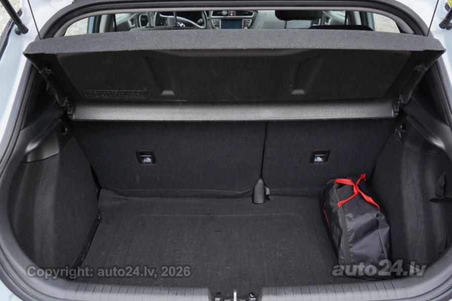 Zils Hyundai i20 2020 Tallina, ar dzinēja tilpumu 1.00 L un nobraukumu 51 tūkst. km par 11850 €, foto 14 vietnē AUTOMOTO.COM.LV