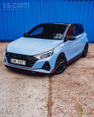 Blue Hyundai i20 2021 in Riga, with an engine capacity of 1.60 L and mileage of 58 thousand km for 19999 €, photo 3 on AUTOMOTO.COM.LV