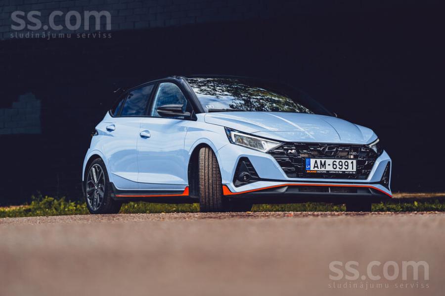 Blue Hyundai i20 2021 in Riga, with an engine capacity of 1.60 L and mileage of 58 thousand km for 19999 €, photo 4 on AUTOMOTO.COM.LV