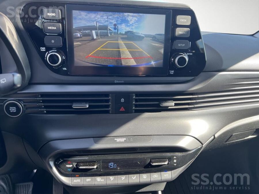 Zils Hyundai i20 2021 Rīga, ar dzinēja tilpumu 1.00 L un nobraukumu 74 tūkst. km par 12490 €, foto 14 vietnē AUTOMOTO.COM.LV
