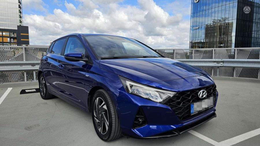 Blue Hyundai i20 2021 in Vilnius, with an engine capacity of 1.00 L and mileage of 62 thousand km for 14900 €, photo 3 on AUTOMOTO.COM.LV
