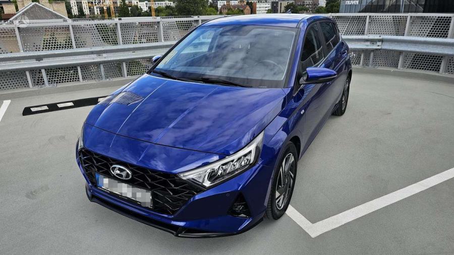 Blue Hyundai i20 2021 in Vilnius, with an engine capacity of 1.00 L and mileage of 62 thousand km for 14900 €, photo 5 on AUTOMOTO.COM.LV