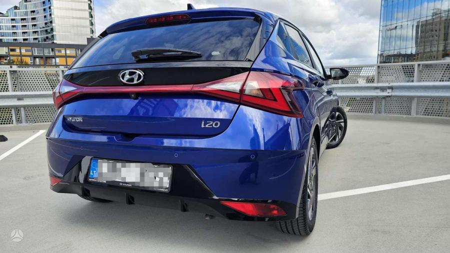 Blue Hyundai i20 2021 in Vilnius, with an engine capacity of 1.00 L and mileage of 62 thousand km for 14900 €, photo 10 on AUTOMOTO.COM.LV